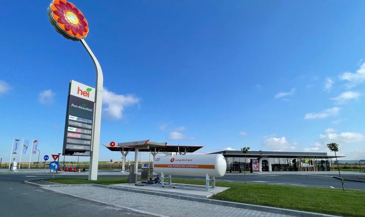 Rompetrol | Rompetrol a deschis două noi centre integrate de servicii ...